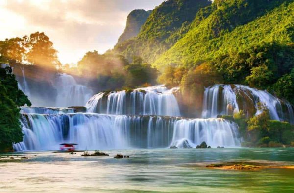 How to Photograph Waterfalls: The Ultimate Guide