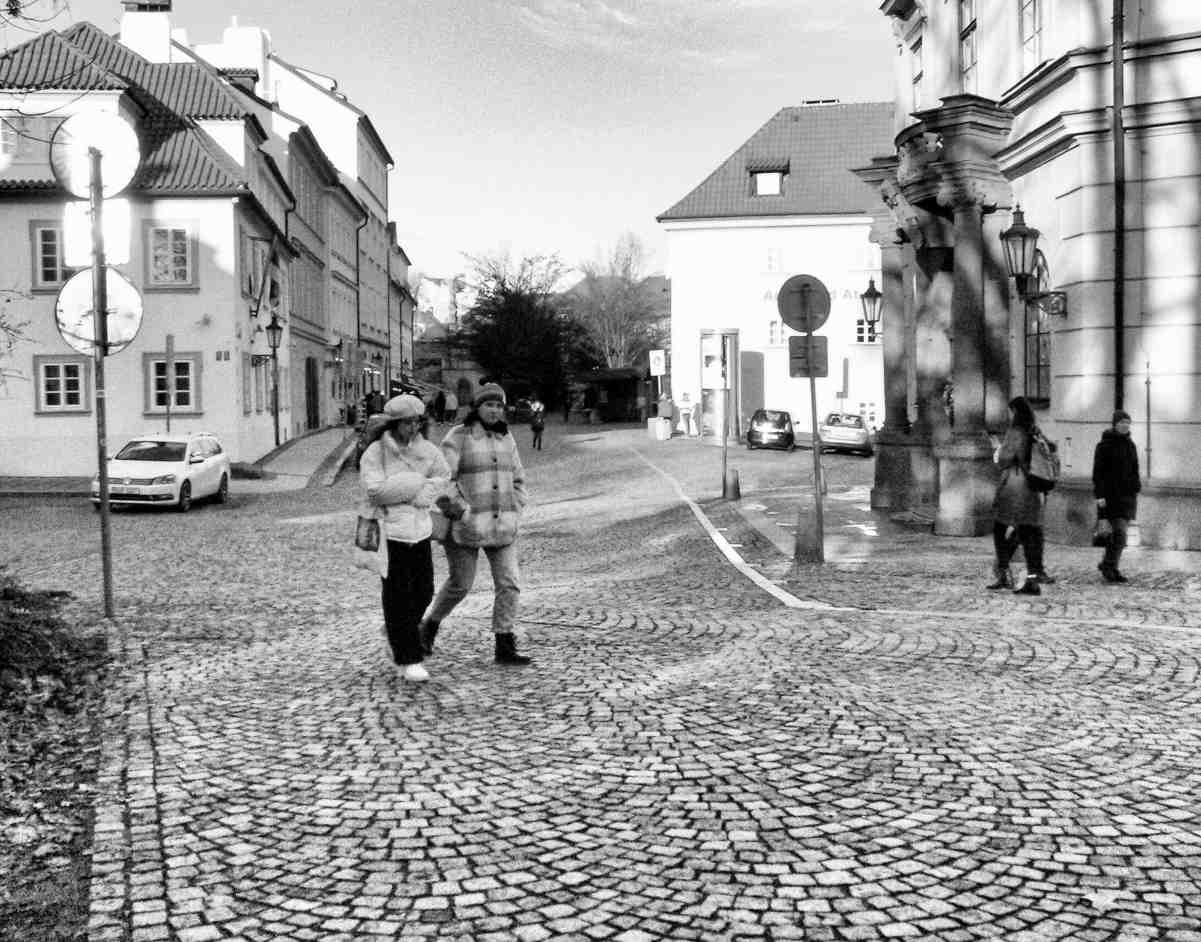 A Guide to the Best Camera Settings for Street Photography