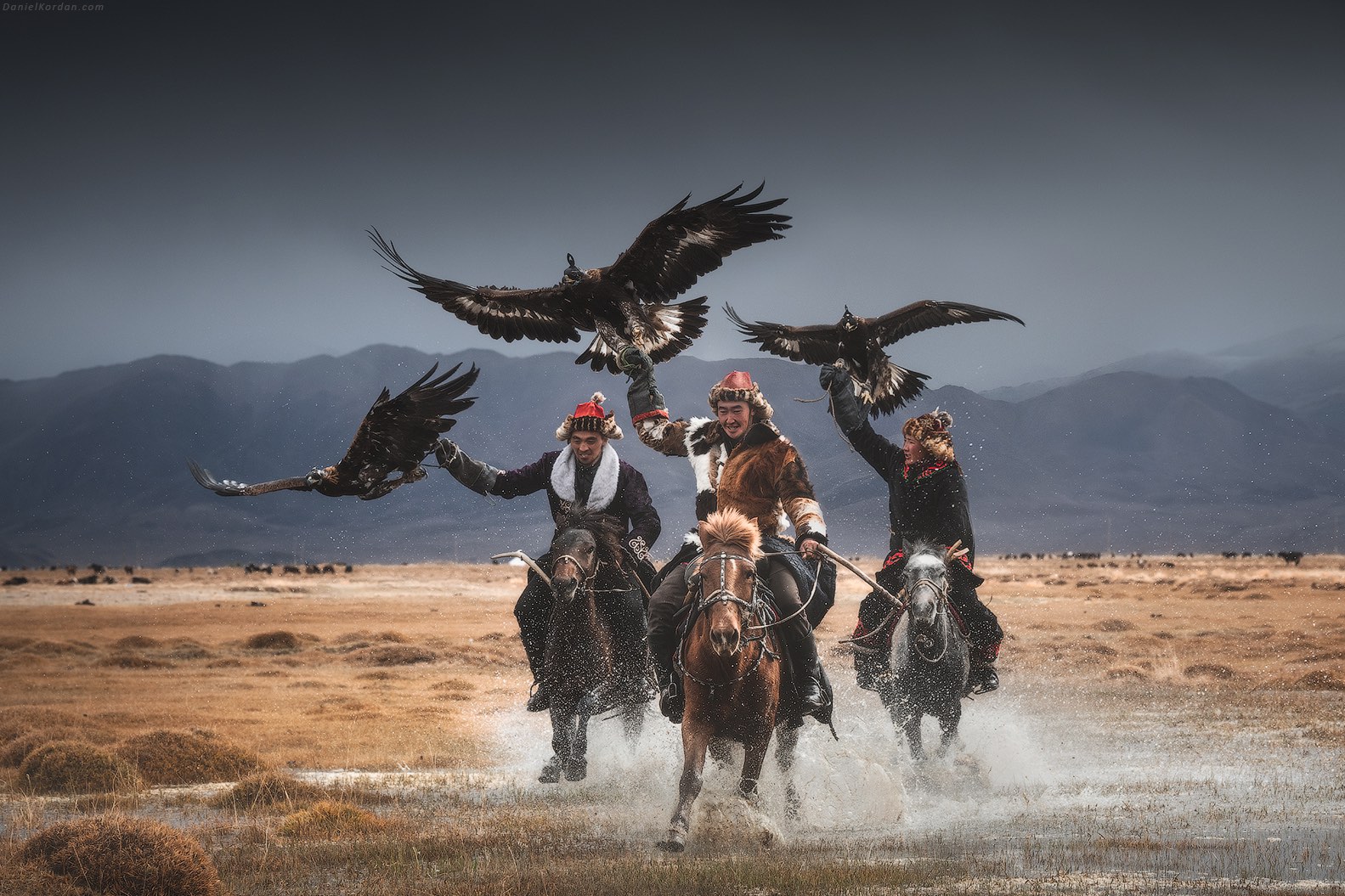 26 Best Landscape Photographers to Follow for Inspiration