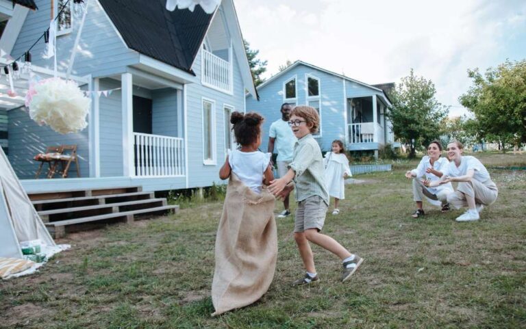 21 Unique and Fun Family Photoshoot Ideas