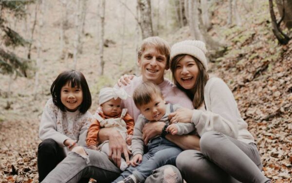 21 Unique and Fun Family Photoshoot Ideas