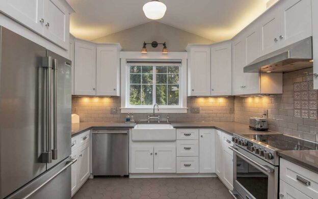 How to Choose the Right Camera Lens: Guide for Beginners