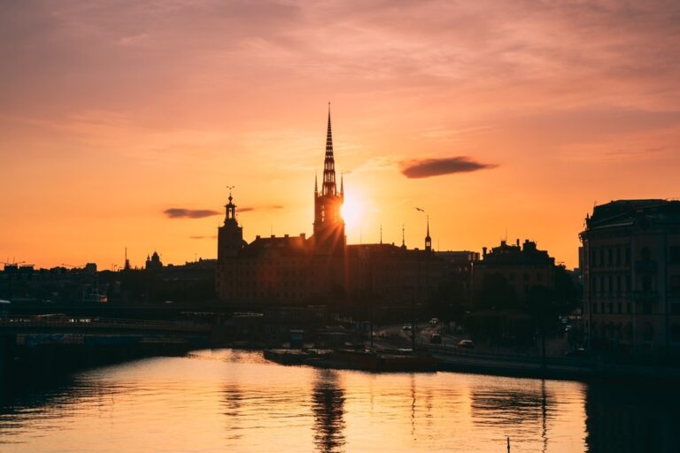 How To Get Incredible Lighting For Outdoor Photography